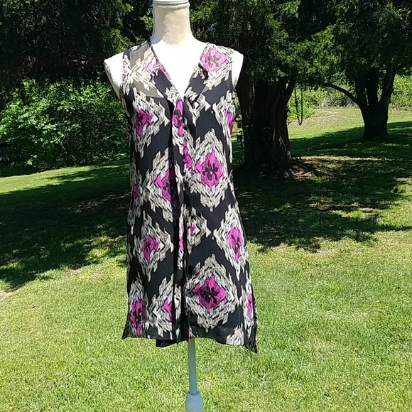 Metaphor | Tops | Metaphor Sleevless Fusia And Black Pullover | Poshmark